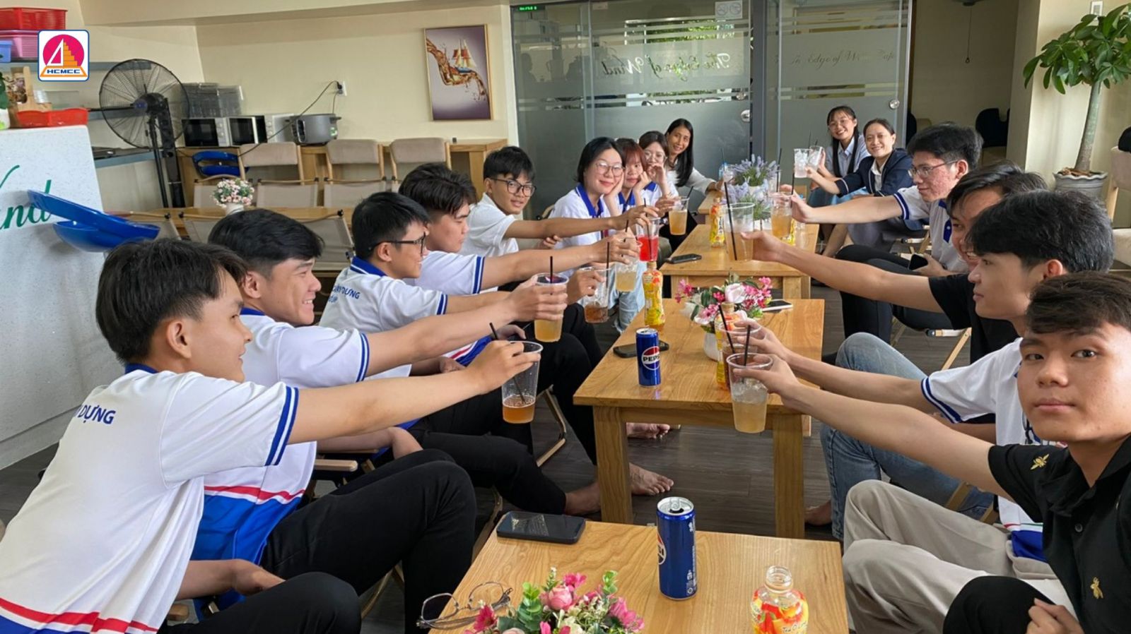 BUỔI THAM QUAN CÔNG TY MELODY GROUP CỦA SINH VIÊN CAO ĐẲNG XÂY DỰNG TP ...